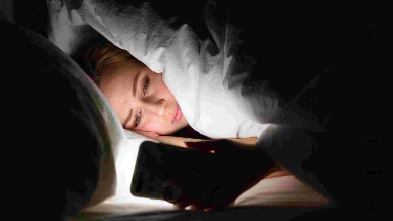 Insomnia in Teens: Causes, Symptoms, and Treatment